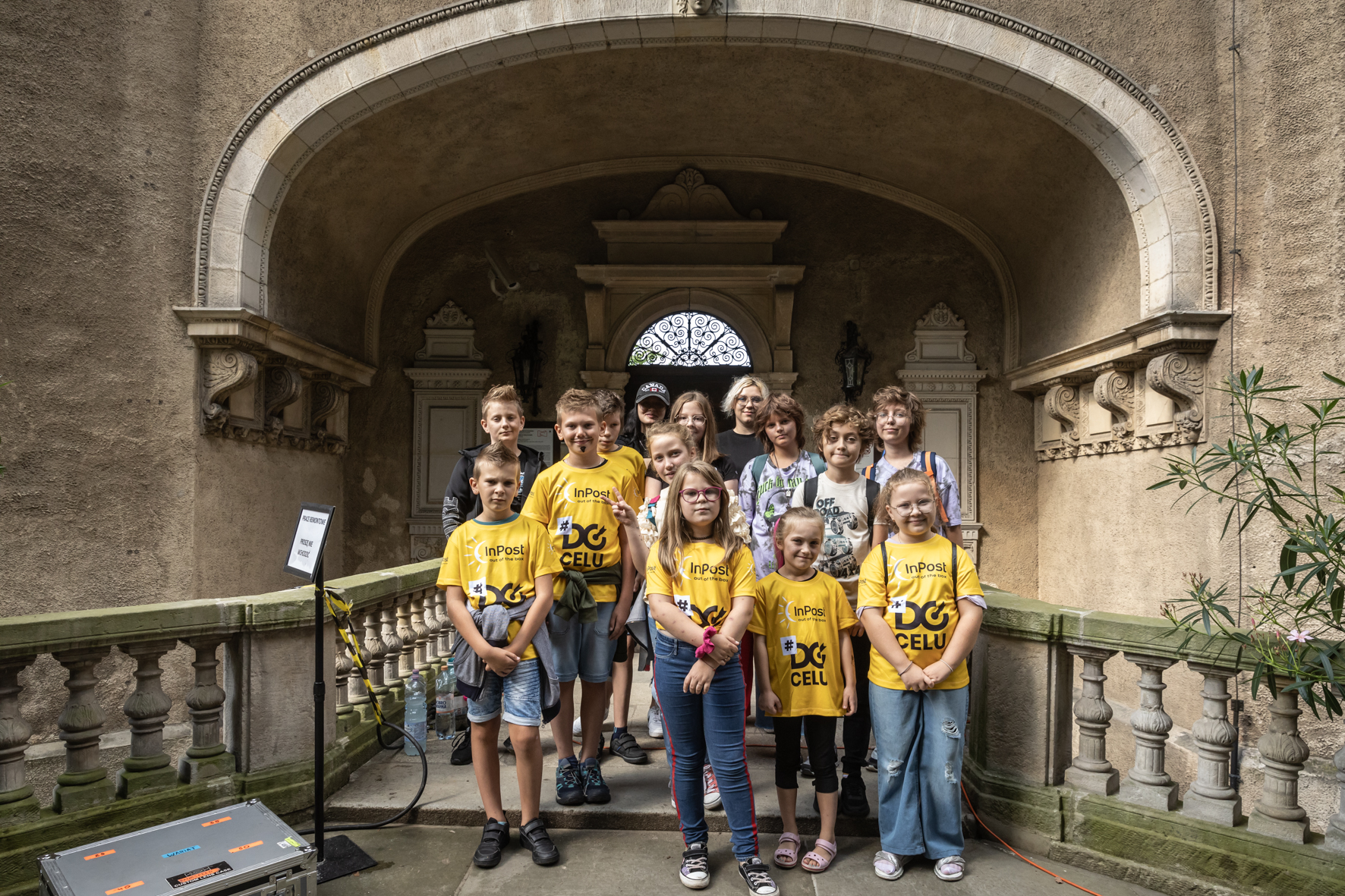 InPost gościł dzieci na planie filmu "Akademia Pana Kleksa" - All ABOUT ...